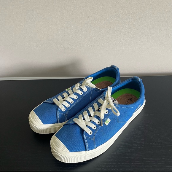 Cariuma | Shoes | Cariuma Pantone Classic Blue Mens 95 Womens 1 Canvas ...